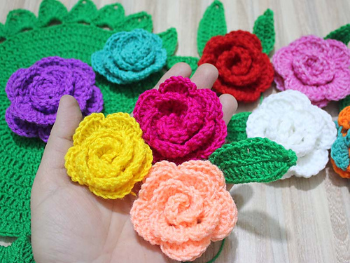 Ravelry: Roses Table Runner pattern by AamraGul