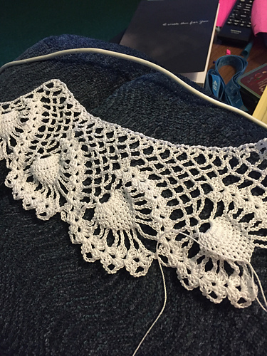 Ravelry: Pineapple Swirl Edging pattern by Source Needed