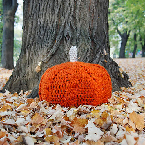 Ravelry: Cabled texture pumpkin pouf pattern by Ana D