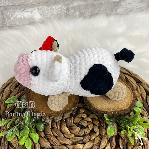 Ravelry: Pocket Pal Cow pattern by Darling Maple Designs