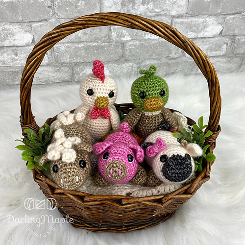 Ravelry: Pocket Pal Chicken pattern by Darling Maple Designs