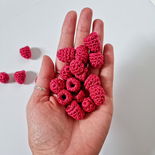 Ravelry: Raspberry Fruits pattern by Valerica Codila