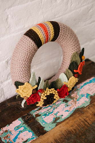 Ravelry: Autumn Wreath pattern by Knit Crochet Create