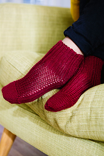 Ravelry: Pop! Socks pattern by Katherine Mills
