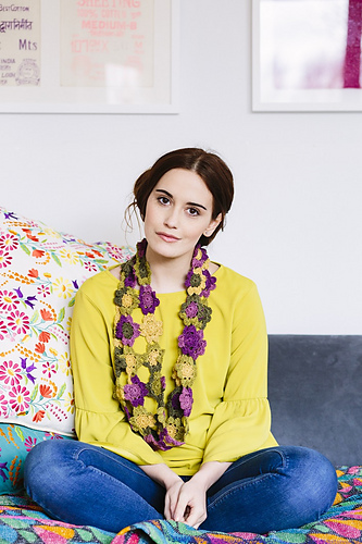 Ravelry: Floribunda Cowl pattern by Tracey Todhunter