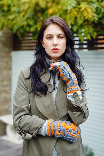 Ravelry: Granny Square Mitts pattern by Veruska