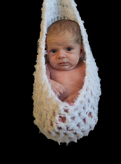 Ravelry: Stork Pouch photo prop pattern by Cristina Barnes