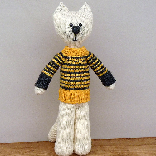 Ravelry: Knitty Kitty Cat in Sweater pattern by Aga Tutak