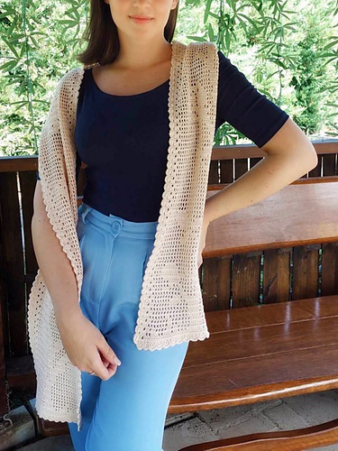 Ravelry: The smell of summer shawl pattern by Annamária Kovácsné Nagy