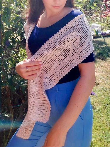 Ravelry: The smell of summer shawl pattern by Annamária Kovácsné Nagy