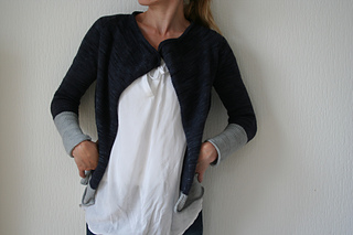 Ravelry: Ahribokatrinchen's Audrey Cardigan ***Testknit***