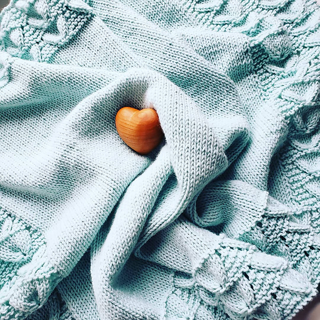 Ravelry: AishahBey's Blue Bell Baby Blanket