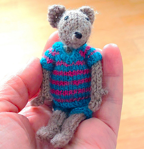 Ravelry: Mother's Day Pocket Mouse pattern by Mrs K