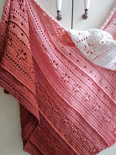 Ravelry: Steffi Flower pattern by Akiya Handmade