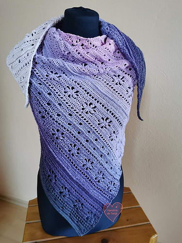 Ravelry: Steffi Flower pattern by Akiya Handmade