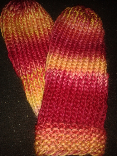 Ravelry: Mittens on a Sock Loom pattern by Teri DiLibero