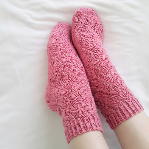 Ravelry: Pink haze socks pattern by Alfinur Kashaeva