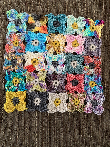 Ravelry: Flower Scraps pattern by Ali Crafts Designs