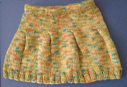 Ravelry: Girl's Pleated Skirt pattern by Alice Tang