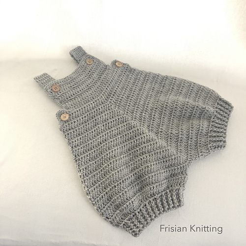 Ravelry: Baby Romper Bjorn pattern by Frisian Knitting