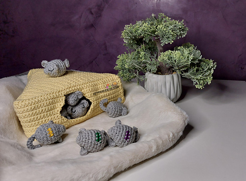 Ravelry: Sleepy mouse memory game pattern by Alina Hoza