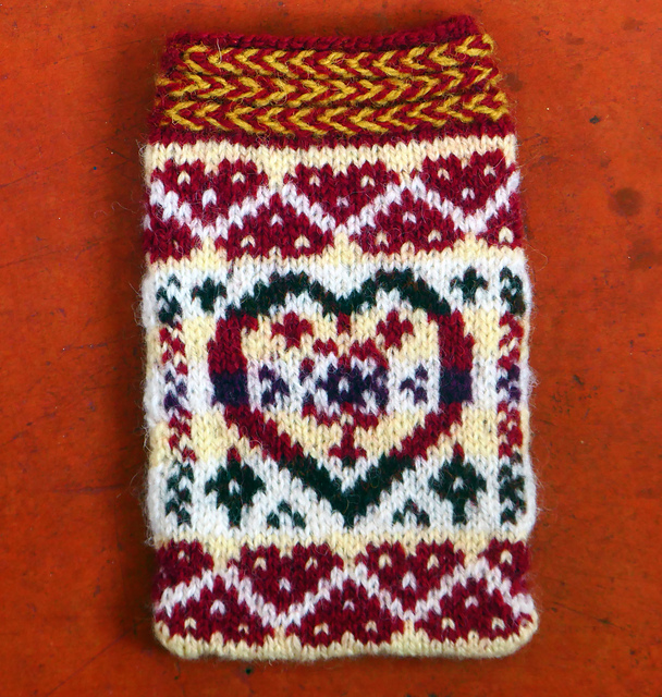 Ravelry: Da Peerie Pokki pattern by Alison Rendall