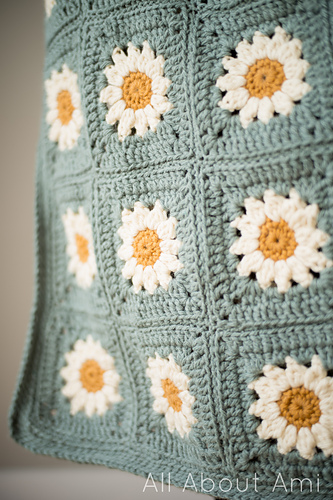 Ravelry: Cozy Days Daisy Blanket pattern by Stephanie Jessica Lau