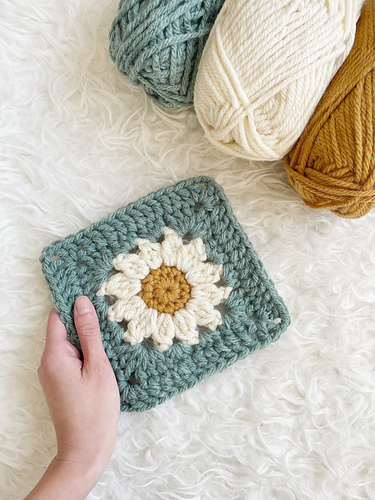 Ravelry: Cozy Days Daisy Blanket pattern by Stephanie Jessica Lau