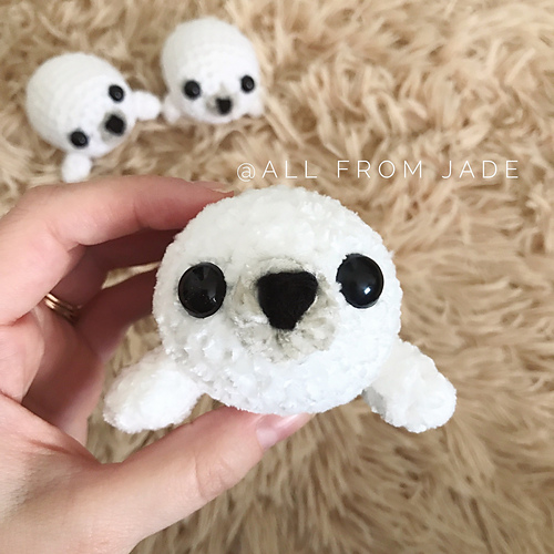 Ravelry: Baby Seal pattern by Jade Gauthier-Boutin