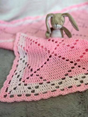 Ravelry: Double Diamonds Baby Blanket pattern by Alla Bella