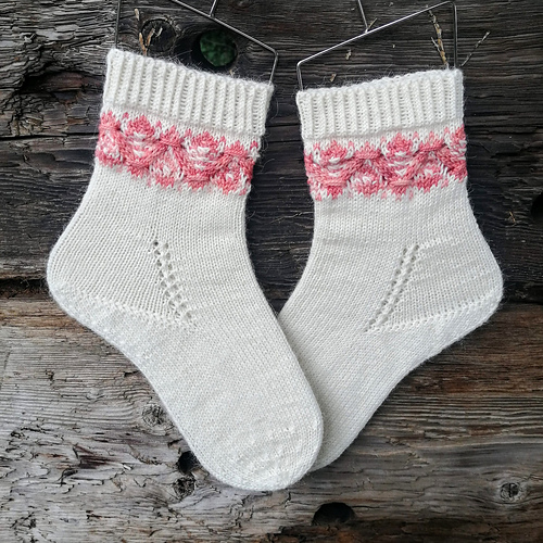 Ravelry: Alps pattern by Arella Seaton