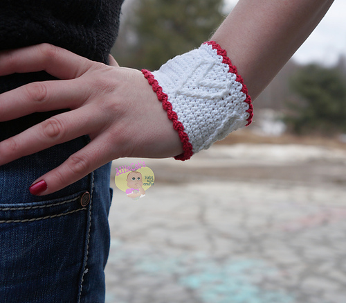 Ravelry: Cupid Cuff pattern by RaeLynn Orff