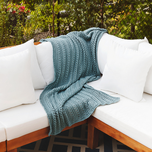 Ravelry: The Retreat Throw pattern by Leelee Knits