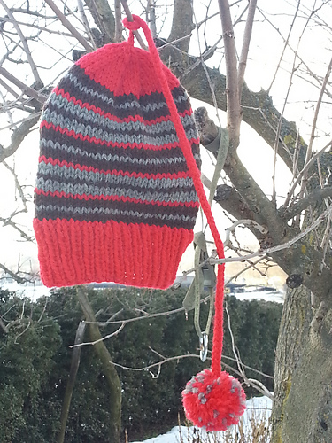 Ravelry: Dangling Hat pattern by Mariù AlpiKnit