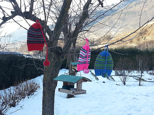 Ravelry: Dangling Hat pattern by Mariù AlpiKnit