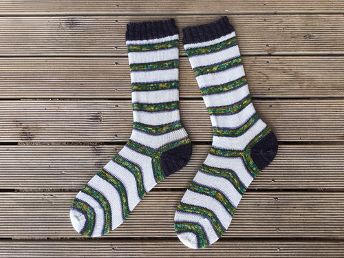 Ravelry: Mostly Lazy pattern by Tam Rankin