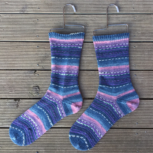 Ravelry: Mostly Lazy pattern by Tam Rankin