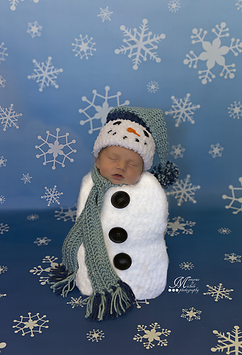 Ravelry: Newborn Snowman Hat, Scarf, and Cocoon pattern by Amanda Kuhn