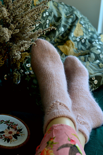 Ravelry: Suave Socks pattern by "Amanita" Agata Mackiewicz