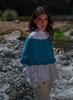 Ravelry: Jacinta Capelet 2.0 (SamiXL) pattern by Martha Wissing