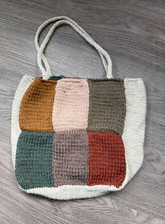 Ravelry: Patchwork Tote pattern by Amara Shaikh