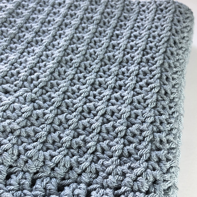 Ravelry: Quinlan Baby Blanket pattern by Kristine Mullen