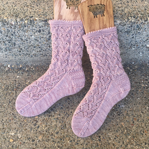 Ravelry: Plum Yummy Socks pattern by Laura Fahlin