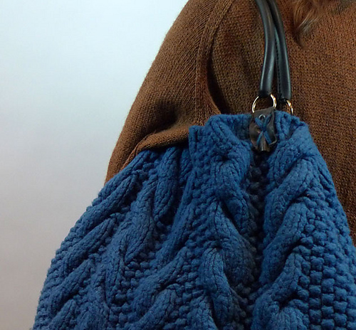 Ravelry: Seed & Cable Bag pattern by Americo Original Design Team
