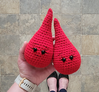Ravelry: Blood Drop pattern by Jackie Laing