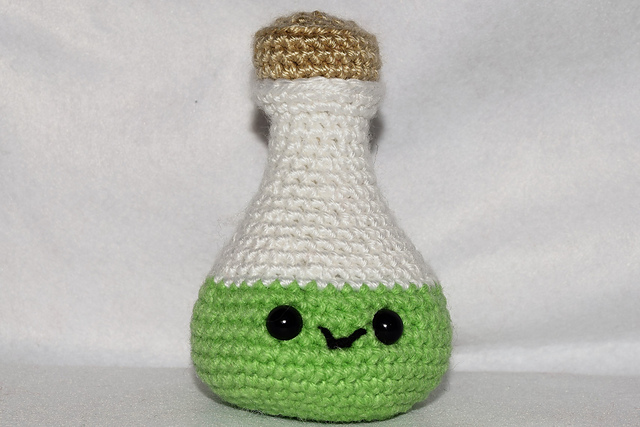 Ravelry: Erlenmeyer Flask pattern by Julia Diepenveen