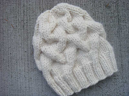 Ravelry: Winter Cable Hat pattern by Annanitato Lolo