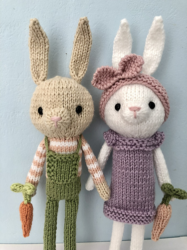 Ravelry: Little Knit Bunnies pattern by Amy Gaines