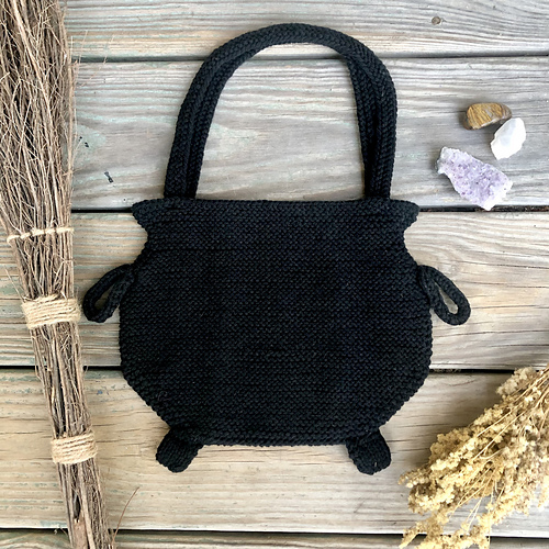 Ravelry: Cauldron Purse pattern by Amy Gaines