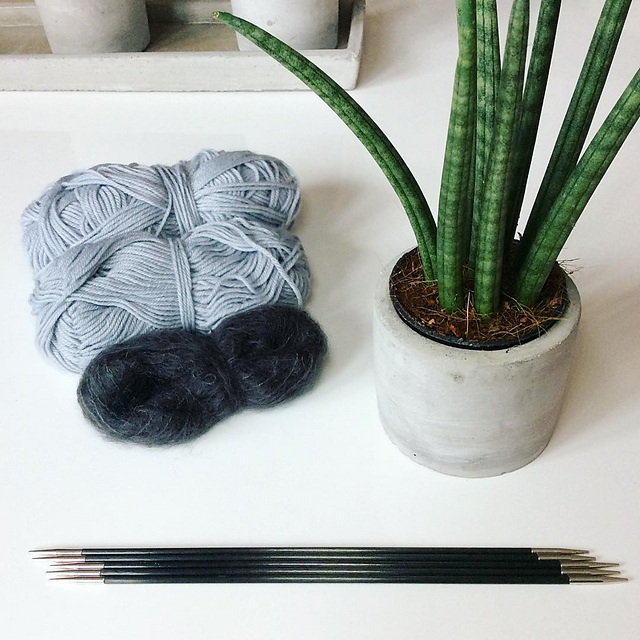 Ravelry: AnMiwe's Knitted flower pot cozy